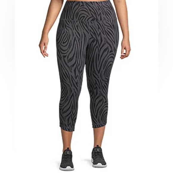 Xersion | Pants & Jumpsuits | Xersion Mid Rise Workout Capris Woman 2x ...